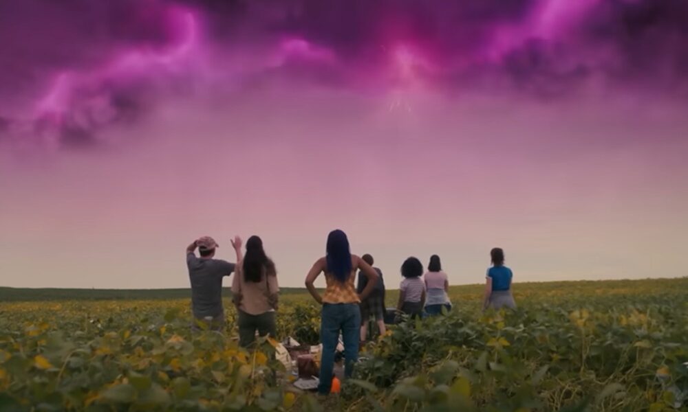 Paper Girls from Amazon Gets Cancelled After Just One Season - Oh Epic